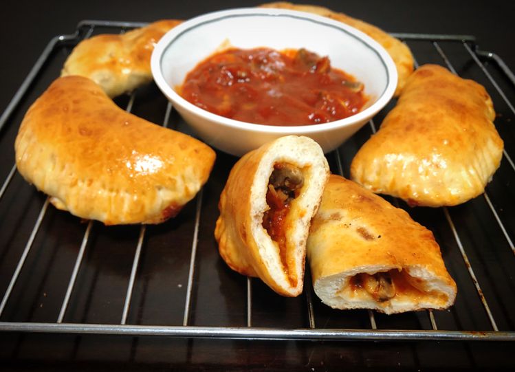 Irresistible Pepperoni Pizza Pockets: Easy and Delicious Recipe